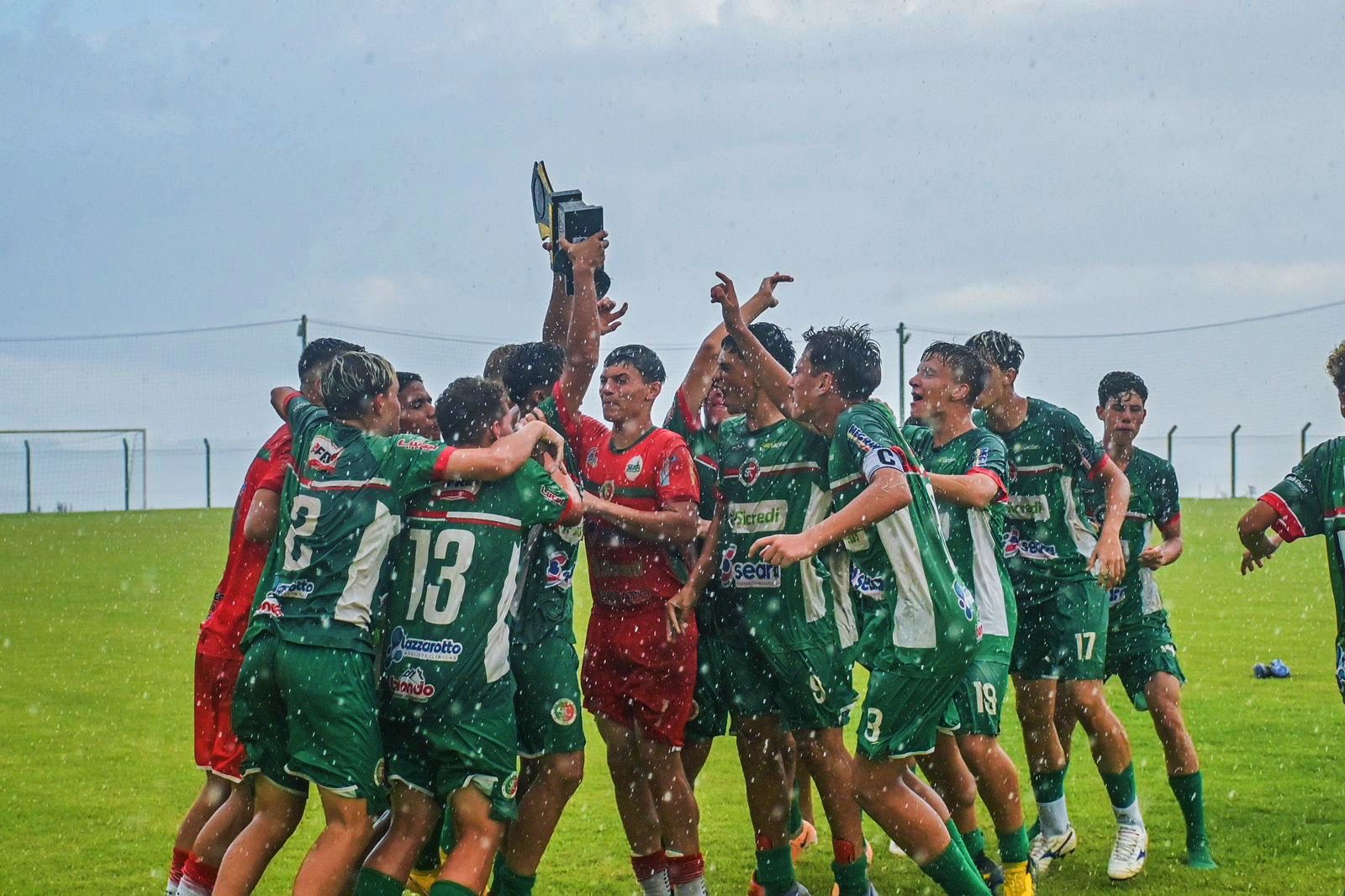 Time de futebol de Seara conquista título na 2ª Copa dos Campeões ...